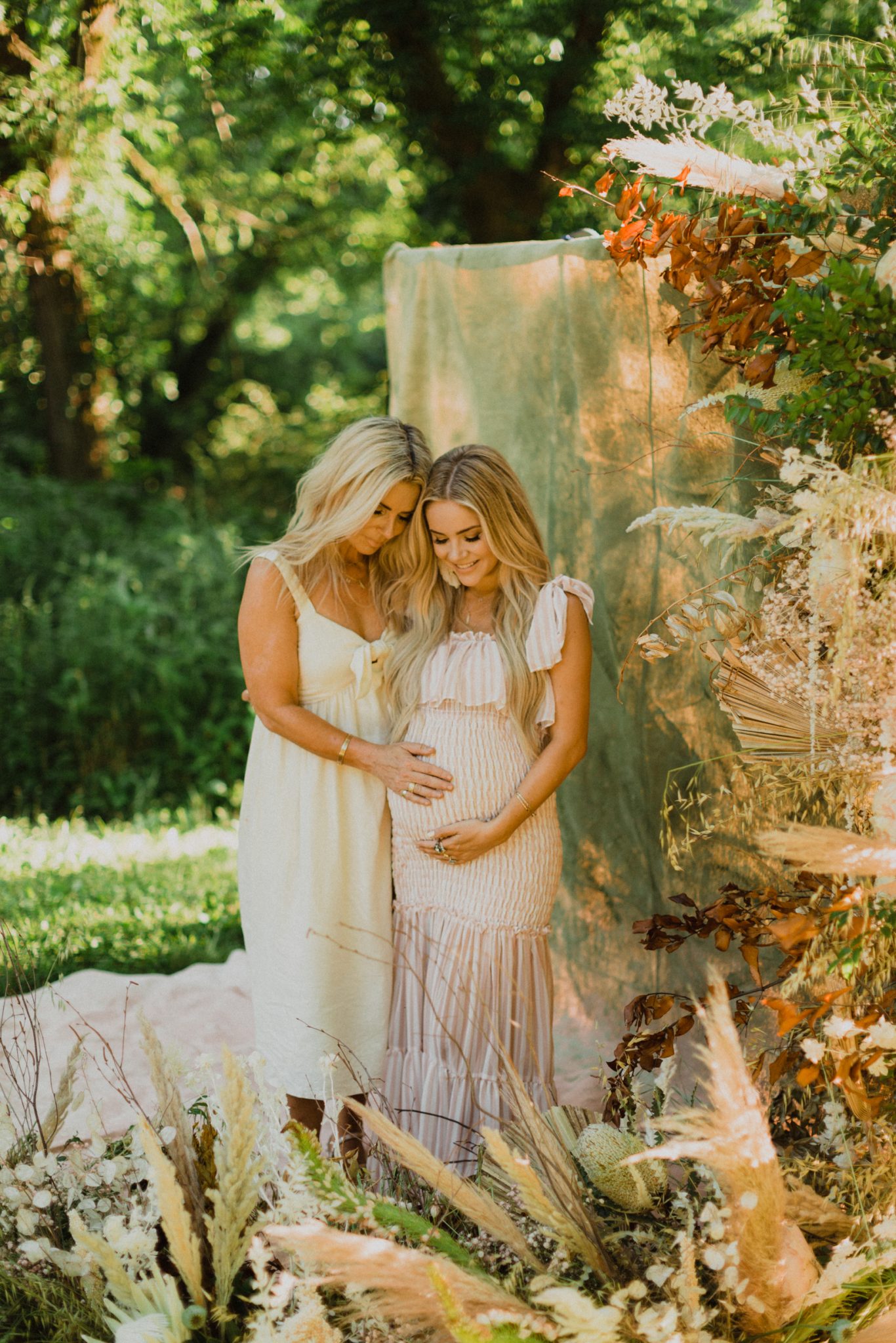 37 Week Wildflower Maternity Shoot – Hunter Premo