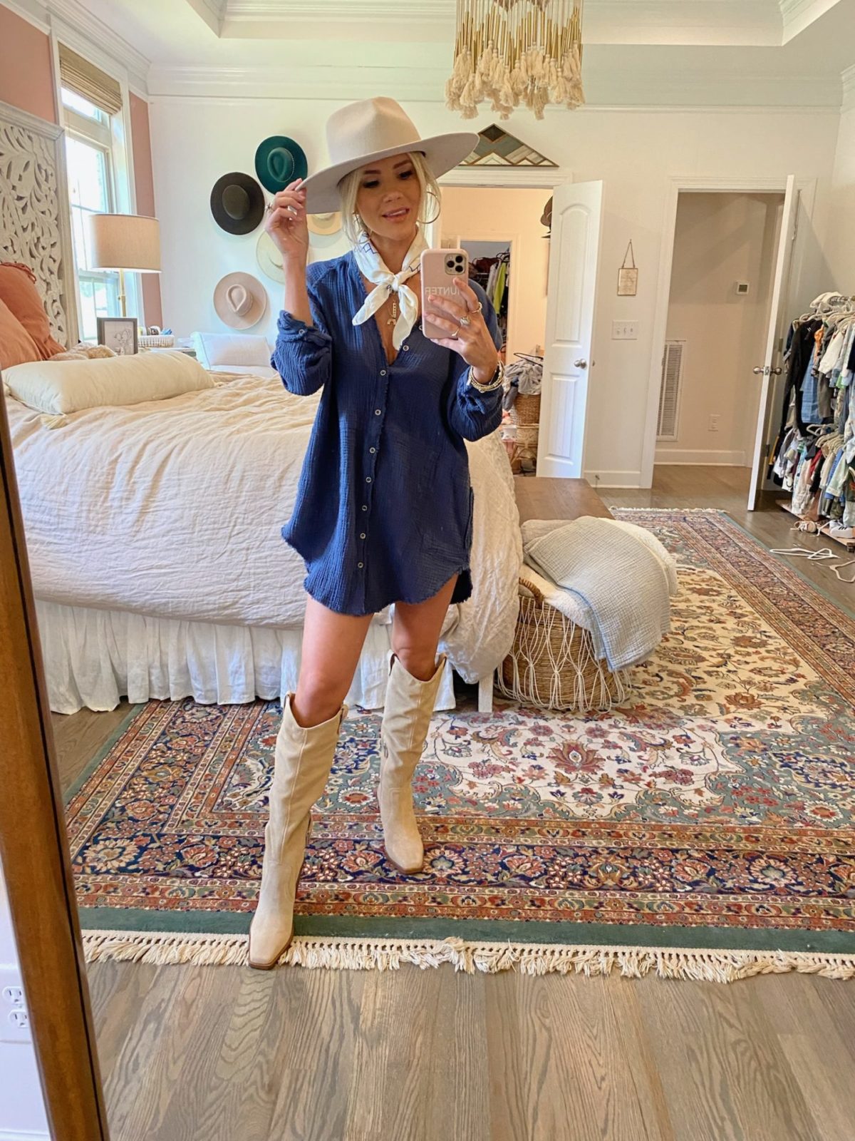 NURSING-FRIENDLY OUTFITS