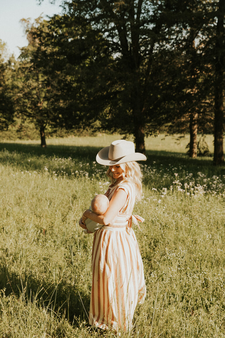 FAMILY SUMMER SUNSET MEADOW PHOTOSHOOT – Hunter Premo