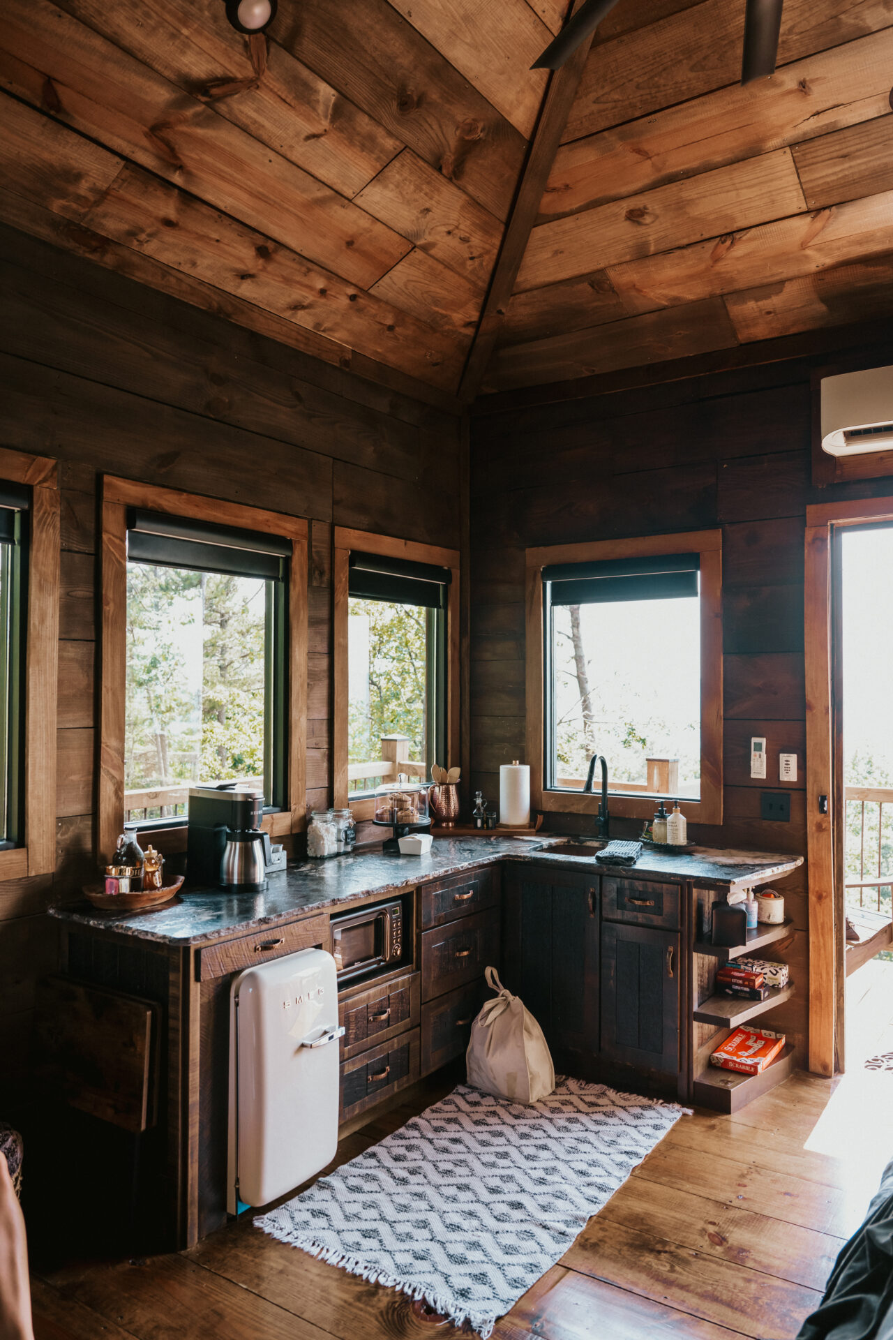 STAYING IN A TREEHOUSE RESORT – Hunter Premo