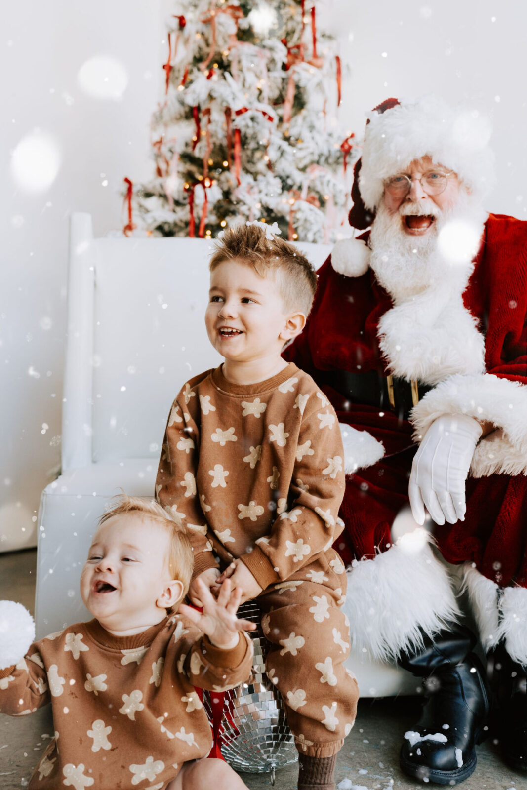 CHRISTMAS PICTURES WITH SANTA – Hunter Premo